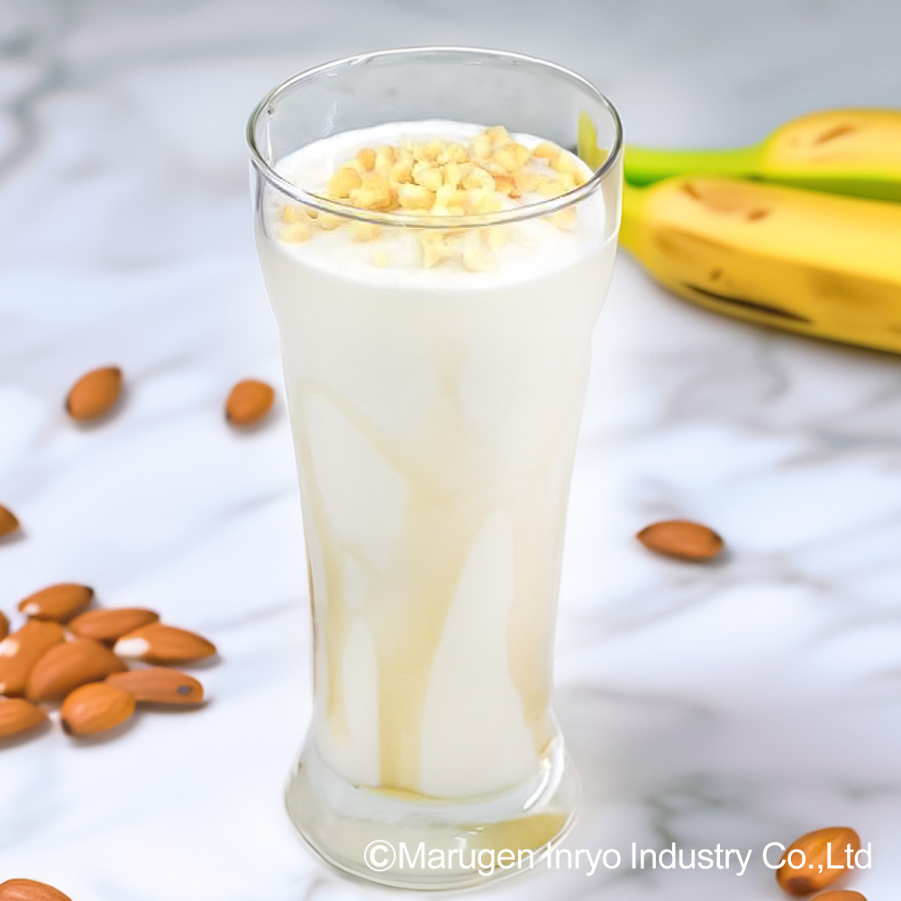 丸源飲料工業株式会社 - 【レシピ】アーモンドハニーバナナスムージー